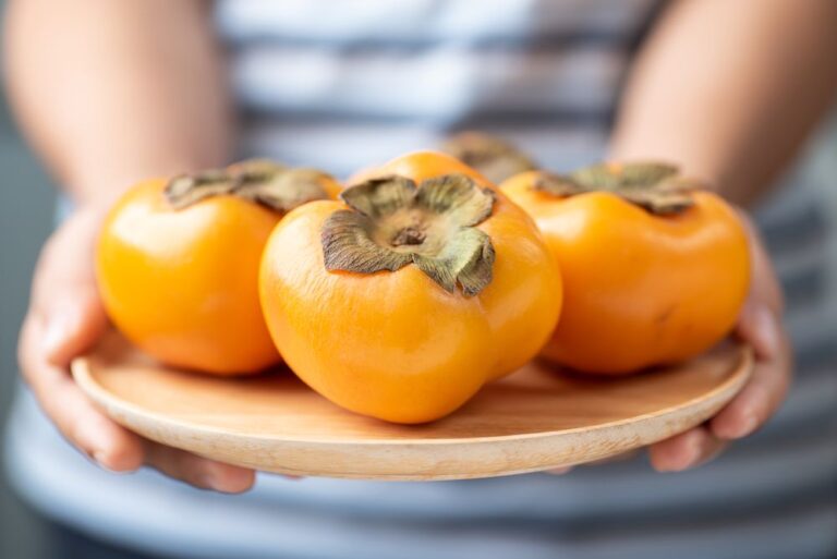 Persimmon: Health Benefits, Nutrition Facts & How To Eat - HealthifyMe