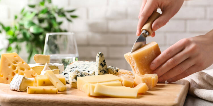 Cheese for Cholesterol - Finding The Best Cheese - HealthifyMe